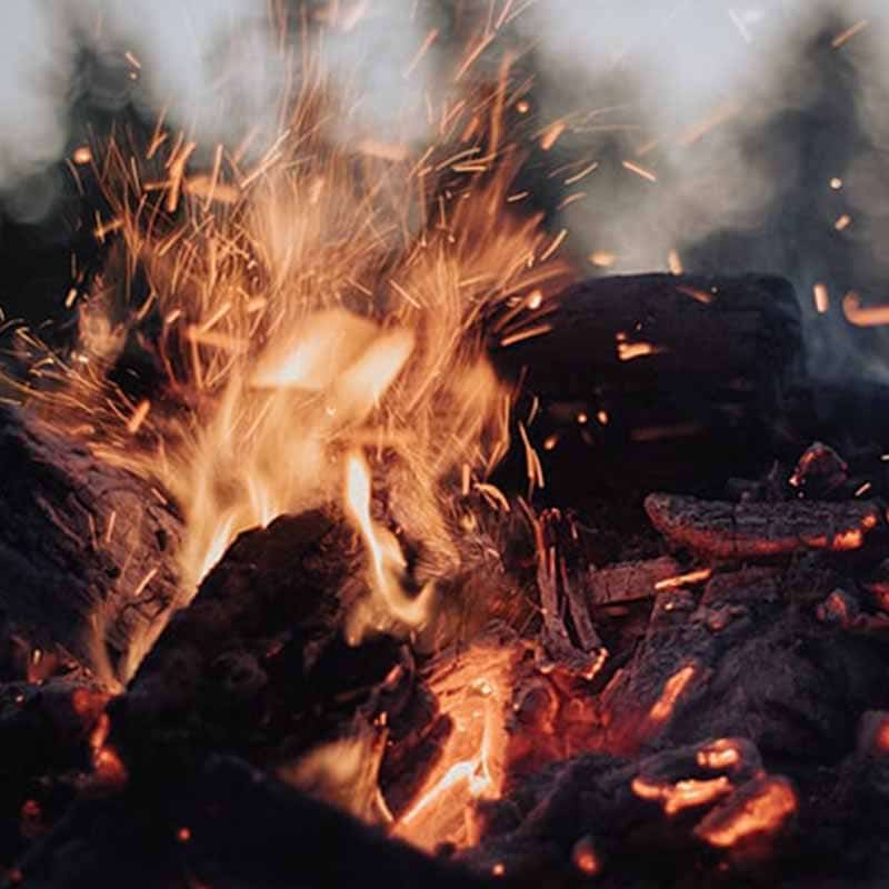 Crackling Firewood Fragrance Oil – Raw Essentials